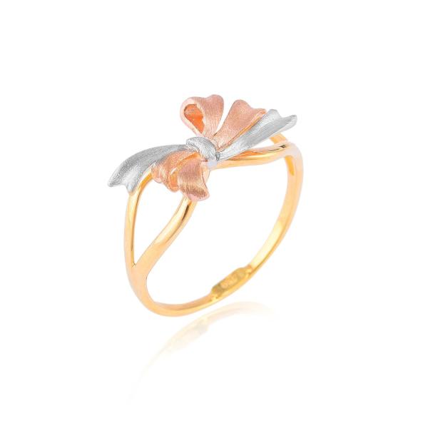 Quality 18kt Gold Engagement Ring: The Ultimate Symbol of Love and Class for sale