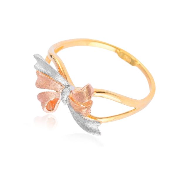 Quality 18kt Gold Engagement Ring: The Ultimate Symbol of Love and Class for sale