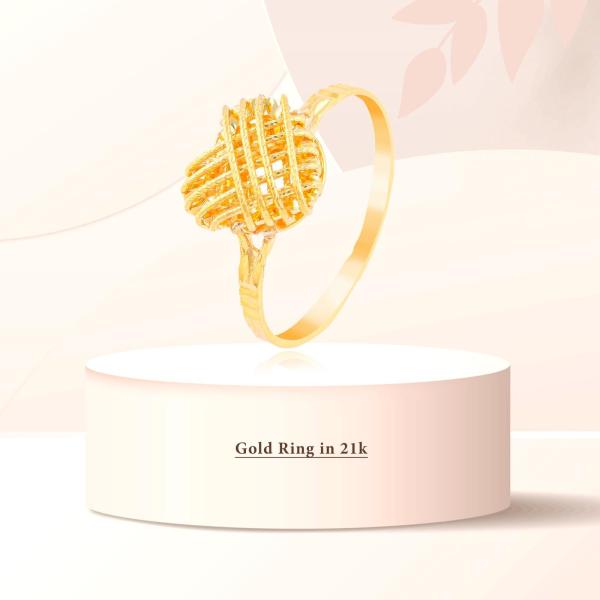 Quality Elegant 18kt Gold Ring: A Must-Have for Any Fine Jewelry Collection for sale