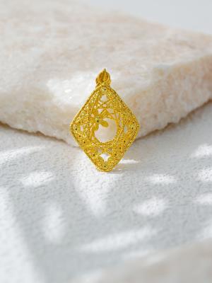 Cina Aggiungi un tocco di lusso al tuo look quotidiano con ornamenti di gioielli in oro da 24K in vendita