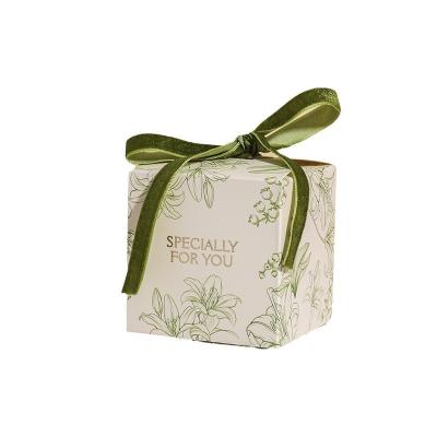 China Gravnre Impressão Bolsas de presente de papel Kraft personalizadas para embalagens de arte de presente à venda