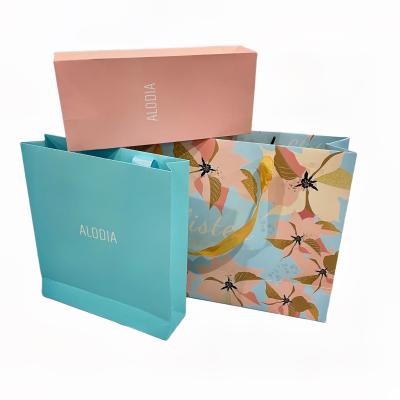 Cina Ordine personalizzato accettato Borsa di carta a manica lunga con logo e design di lusso in vendita