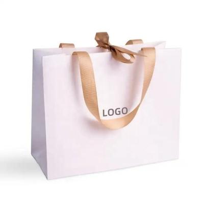 Cina Industriale CMYK 4 colori Offset carta da stampa sacchetto per scarpe abbigliamento con logo personalizzato in vendita