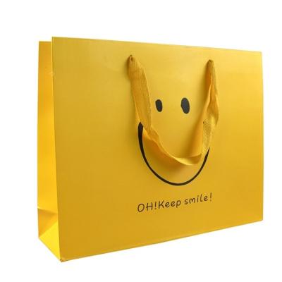 Cina High-end Luxury Retail Pieghevole Cartone Colorato Sacchetti da Spesa di Carta Carini con Disegno Personalizzato in vendita