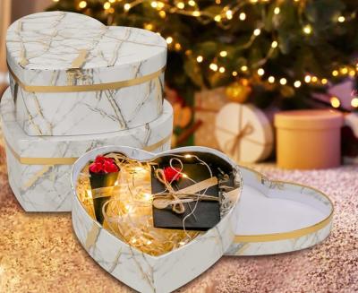 中国 カスタムオーダー ラグジュアリー 恋愛 心形 化粧品 ギフト 梱包 結婚 プレゼント 紙箱 販売のため