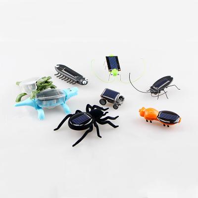 China Novelty Green Energy Solar Insect Toy Plastic Spider Toys Solar Powered for sale