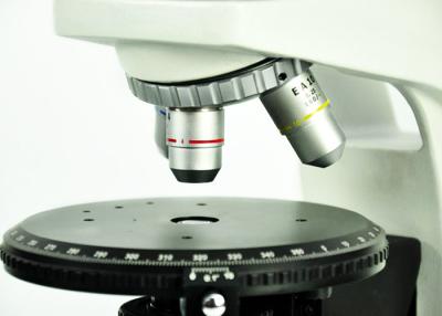 Cina 45 gradi inclinavano l'obiettivo acromatico 4X 10X 40X 63X del microscopio di polarizzazione di Trinocular Digital in vendita