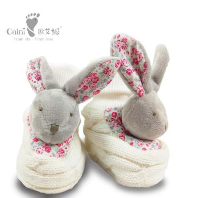 China Comfortabele pluche babyschoenen 9 cm babybaby warme witte konijnenschoenen Te koop