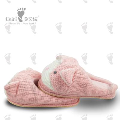 Cina Scarpe per bambini imbottite 18 x 8 cm Scarpe da gatto carino rosa caldo 18 x 8 cm in vendita