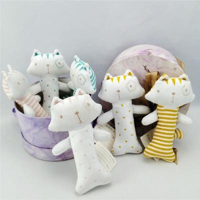 Cina 2023 Newest Skin-Friendly Super Soft Lovely Newborn Gift Comforter Rattle Toy  Plush Cat Rattle in vendita
