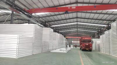 China Habitação Casa de contêineres de embalagem plana com janela deslizante de PVC de design tradicional à venda