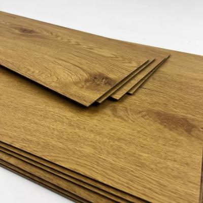 Cina Vinile ignifugo opaco che pavimenta 1,5 mm di spessore 6''X36'' in vendita