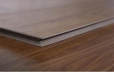 China 6“ en 36 die“ pvc Zelfklevende LVT 2.0mm Dikte 0.07mm vloeren Slijtagelaag Te koop