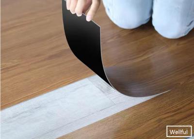 Cina Resistenza di legno di slittamento della pavimentazione 2.0mmx0.07mm delle mattonelle del PVC di Resillienct in vendita