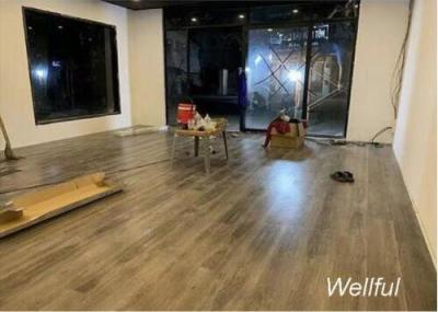 Cina Plancia del PVC dell'interruttore di sicurezza che pavimenta effetto di legno ricoprente UV che pavimenta 7,25