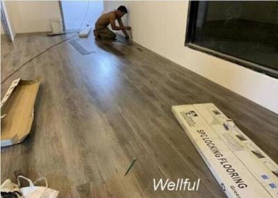 Cina Plancia del PVC dell'interruttore di sicurezza che pavimenta effetto di legno ricoprente UV che pavimenta 7,25