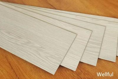 Cina Il legno profondo ha impresso LVT che pavimenta la colla di 1.5mm giù installazione facile in vendita