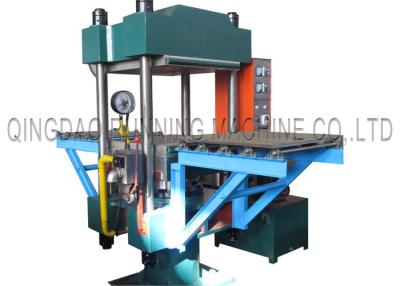 Cina macchina di gomma industriale della pressa per matrici di vulcanizzazione 160T con lo scivolamento automatico della muffa in vendita
