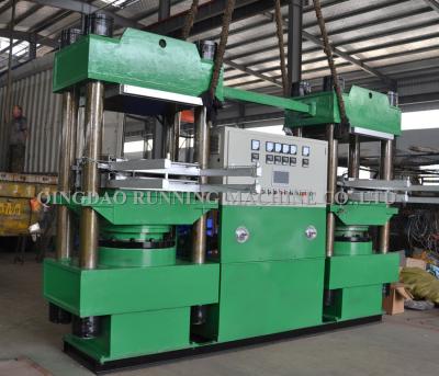 中国 複式アパートのタイプ ゴム製加硫の出版物機械PLC制御高い生産の効率 販売のため