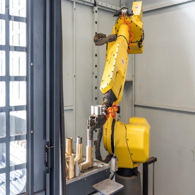 CNC grinding machine with multiple touch wheels