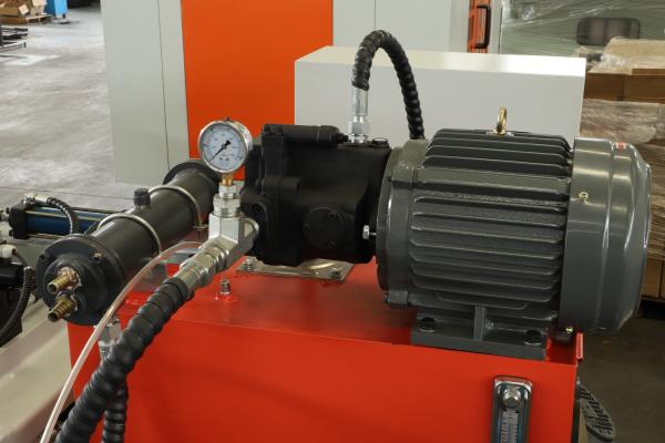 High Efficiency Gravity Die Casting Machine For Brass Water Tap