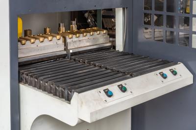 China Cnc Grinding Machine For Hammer And Linesman Pliers  Machine With FUNAC Robotic Arm for sale