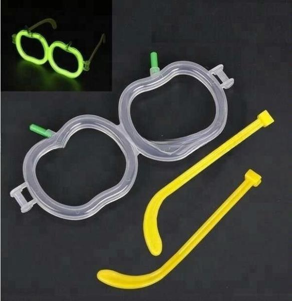 Quality Novelty Light Up Apple Shape Glow Stick with Non-toxic PE Fluorescent Liquid for sale