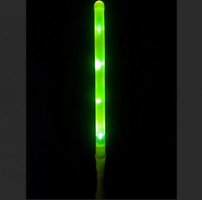 Cina Prodotti per il concerto e il festival Dia20mm 15*450mm Multi Colored Thin Long Glow Stick in vendita