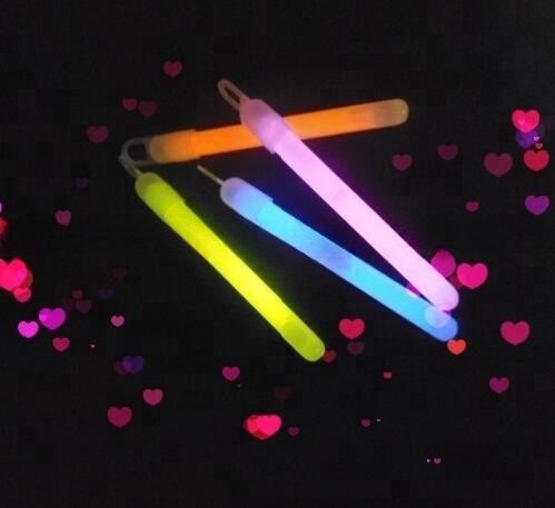 Quality PE/plastic Halloween Party Favor 4 Inch Chemical Glow Stick for Festival for sale
