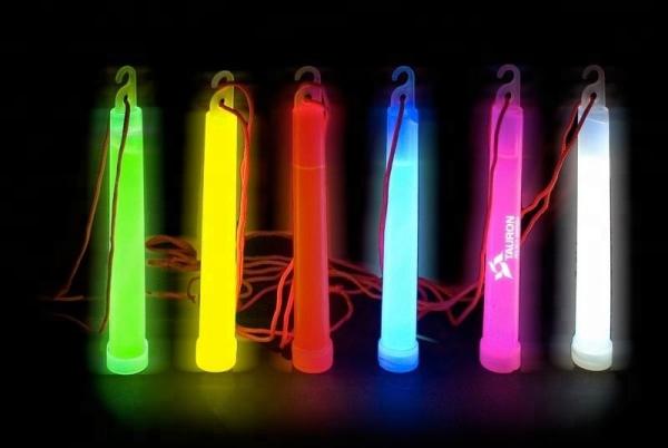Quality Non-Radioactive 6 Inch Glow Sticks in Assorted Colors Suitable for Camping for sale