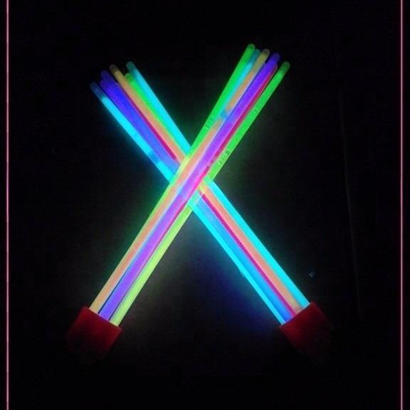 Quality 2 Years Shelf Life PE Fluorescent Liquid Glow Sticks for Outdoor Party Supply for sale