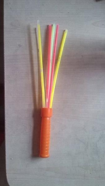 Quality 2 Years Shelf Life PE Fluorescent Liquid Glow Sticks for Outdoor Party Supply for sale
