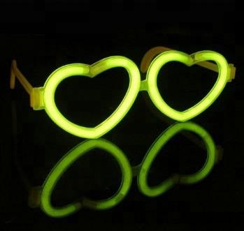 Quality Event Celebration Party Supplies Non-Flammable 8 Inches Glow Stick Heart Shape for sale