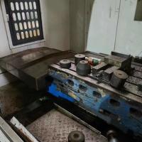 China Second Hand 3 Axis CNC Milling Machine Center Class C3 Precision Screw for sale