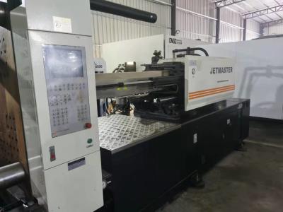 Cina La macchina di plastica Chenhsong 560ton dello stampaggio ad iniezione del contenitore dell'urina del cappuccio ha usato in vendita