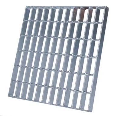 중국 30 * 5mm 스틸 그리드 플레이트 배수 코버 안티 슬리프 톱니 모양 스틸 보드웨이 그레이팅 판매용