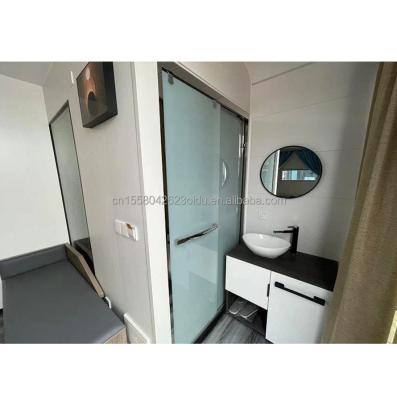Cina Colore personalizzato Contenitore moderno Mini vacanza Camera capsula Una camera da letto Struttura in acciaio Hotel progettato con stile moderno in vendita