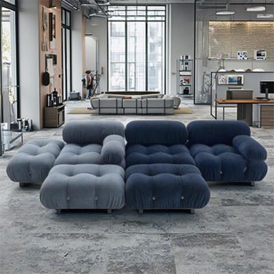 Cina Divano in tessuto nordico con gambe in metallo, lusso leggero per piccoli appartamenti, soggiorno Internet, camera da letto, designer, divano modulare con fibbia quadrata combinato in vendita