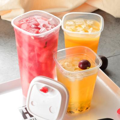 中国 ふたが付いている曇らされた32oz使い捨て可能な泡ティー カップはプラスチック コップを懸命に平方する 販売のため
