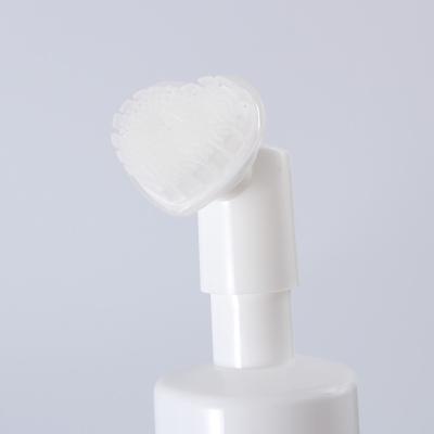 Cina Bottiglia di plastica non versata con coperture di pompa in schiuma e tappo per spazzolino in silicone per la cura della bellezza in vendita