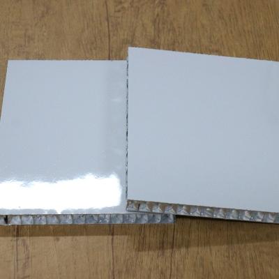 Cina Pannello sandwich in alluminio rivestito con PVDF per strutture resistenti in vendita