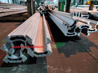 Cina L'alluminio di brillamento dell'industria ha espulso profili fascio dell'alimentazione di rivestimento del mulino di 7000 serie in vendita