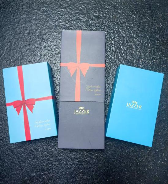 Quality Lightweight Bottle Gift Box Moisture Proof And UV Protection With Stylish Design for sale
