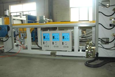 China Plastic pvc-van de de Uitdrijvingsmachine van de Schuimraad het Schuimraad die van pvc tot Machine maakt Eenvoudige Structuur Te koop