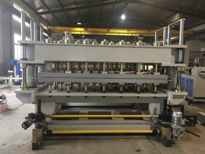 중국 전산화된 PP 빈 물결 모양 장 밀어남 선 제품 폭 2300mm 판매용