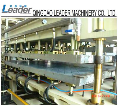 Cina Pannello a forma di U U di Multiwalls che chiude il bordo a chiave vuoto di Polycarabonte in vendita