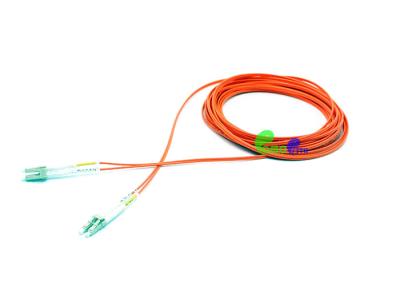 중국 LC - LC 광섬유 헝겊 조각은 SM OS2, OM1, OM2, OM3, OM4, OM5 IEC 급료 B와 IEC 급료 C를 위해 유효한 쌍신회로에 케이블을 답니다 판매용