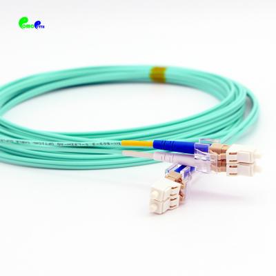 중국 무감각한 LC UPC 두 부분으로 된 OM3 광 섬유용 패치 코드 PVC LSZH 굴곡 판매용