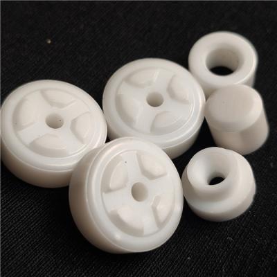 中国 磨かれた高精度のジルコニアの陶磁器のノズル15kv/Mm 1550C 2600C 販売のため