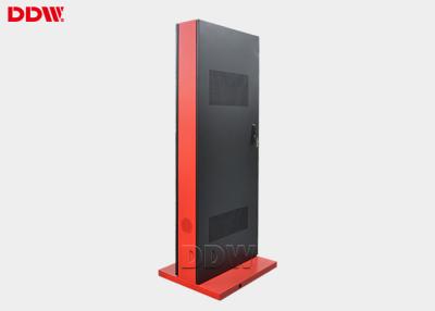 China 55 Inch Outdoor Digital Signage Waterproof 2500 Nits Multi Language Support for sale